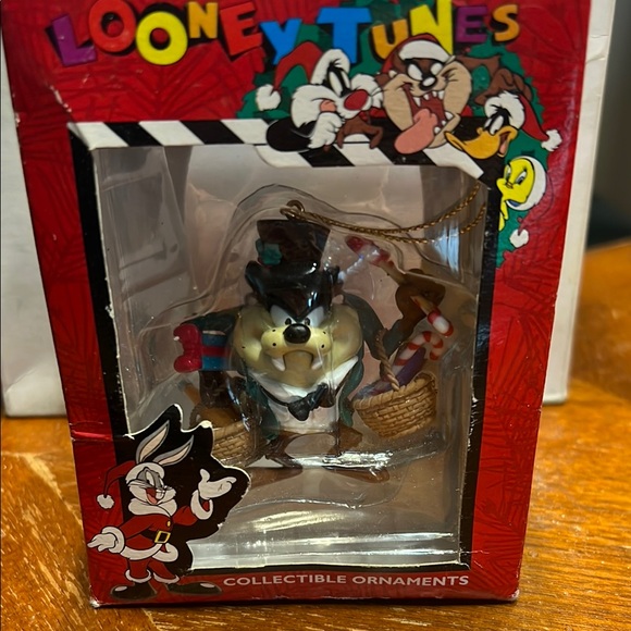 Warner Bros. | Holiday | Looney Tunes Taz Christmas Ornament | Poshmark